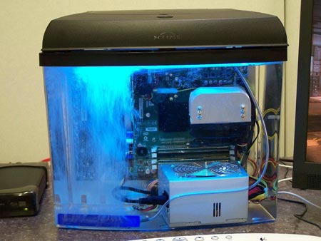 NB Computer: Make Yourself a Mineral Oil Cooled Computer Case