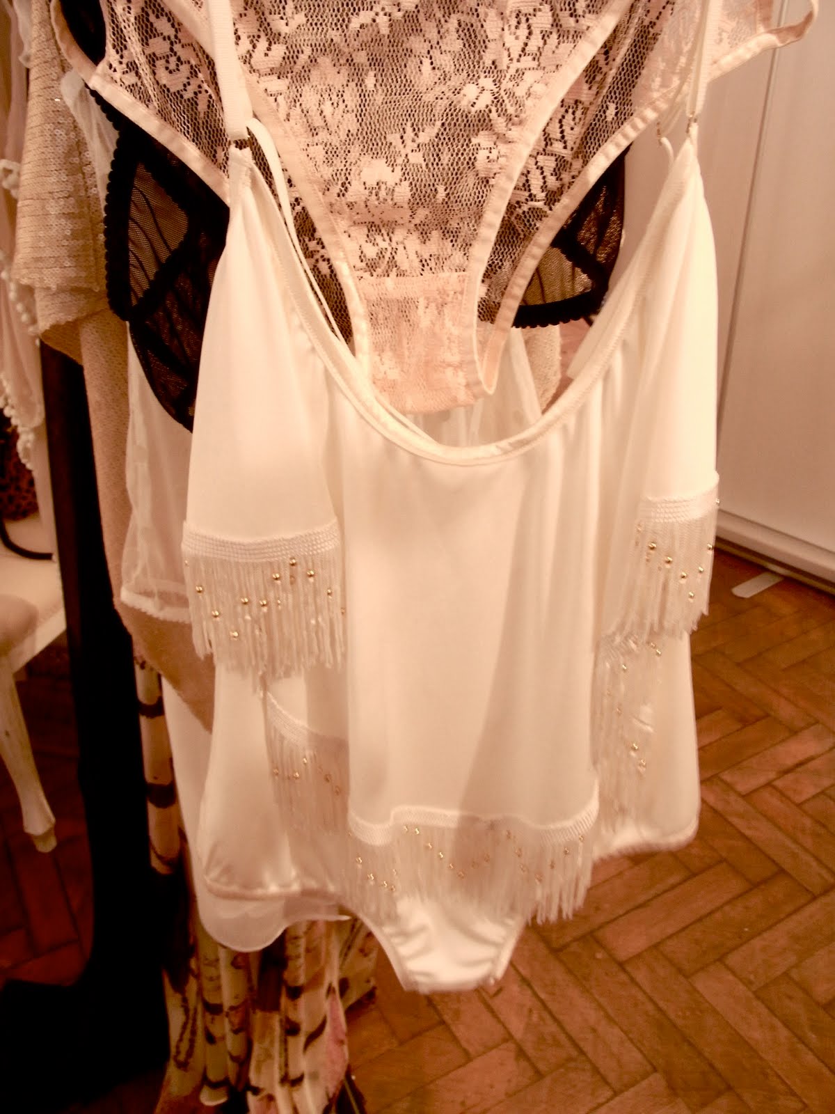 Black Neon: Ell & Cee / Brand Feature