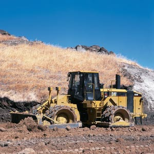 CaterPiller: Caterpillar - 825H Soil Compactor.