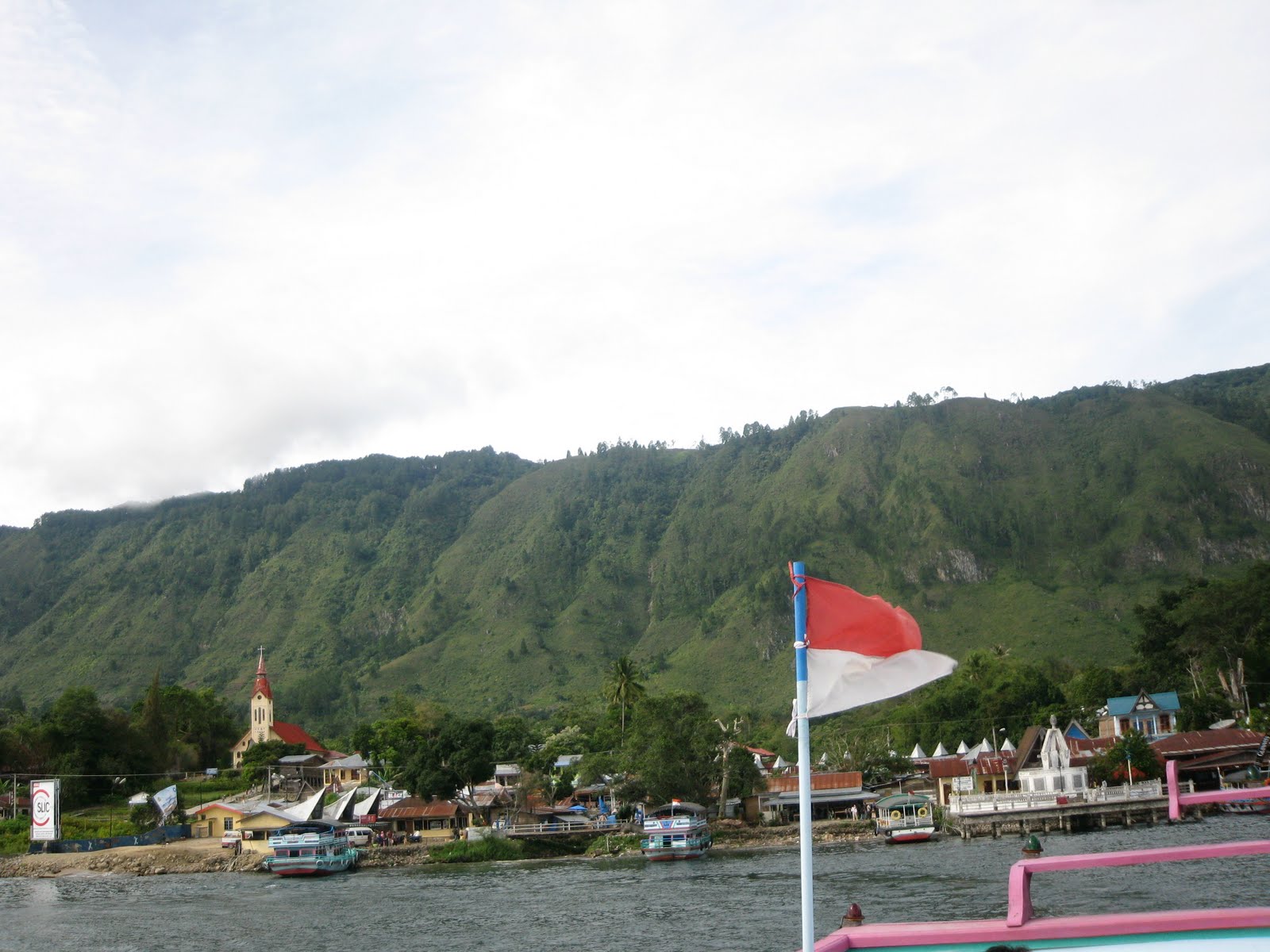 sunardi: Pulau Samosir; Tomok