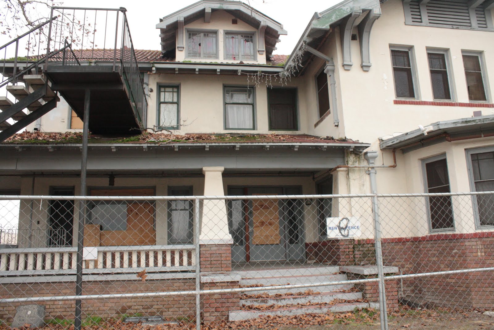 Sluggo's House O' Spookiness: Wolfe House/Andleberry Estate, Clovis, CA