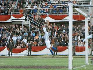 The Definitive Inspirational Sports Movie List: Victory aka Escape to ...