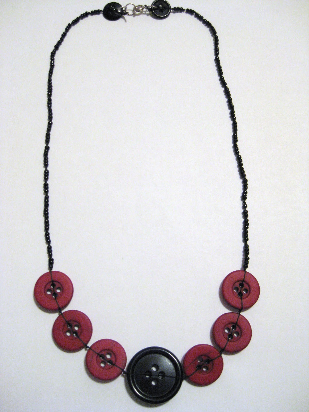 Betty Jane Designs: Button Necklace 11