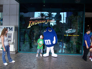 DAVIS IN LAS VEGAS: M&M FACTORY & COCA-COLA SUPERSTORE