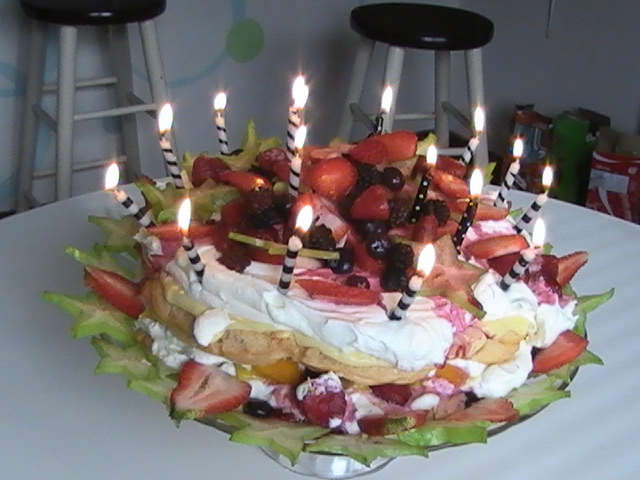 ...Make It With Me: Pavlova Birthday Cake!
