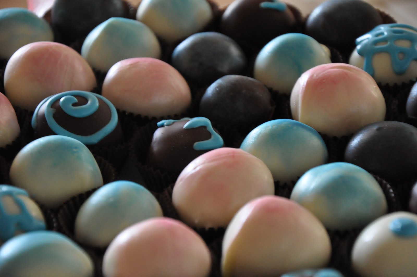 Adair Weddings: Cake Balls!