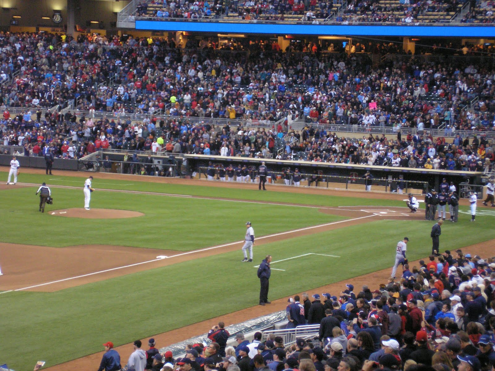Stang Family of Five: Target Field Is Amazing!!!!