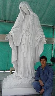 "LITUART DEL ECUADOR": Escultor ecuatoriano - Mario Tapia