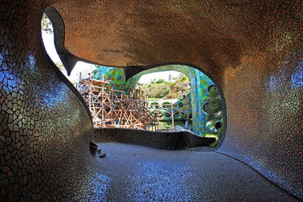 Snake Shaped House - 33 Pics - Kerala Home Design and Floor Plans - 9K ...