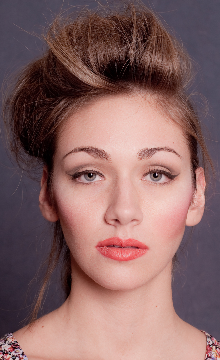 Karleigh Johnstone: Make Up Artist: Creating Perfect Cheekbones