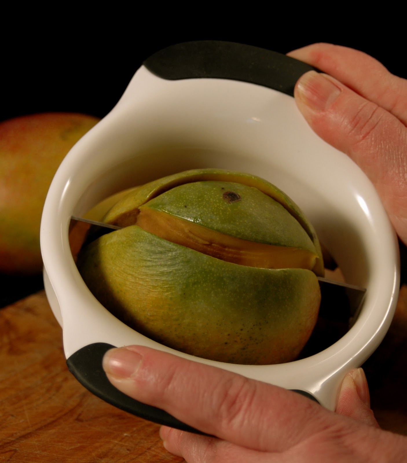 Gadget Freak: How to Tangle with a Mango!