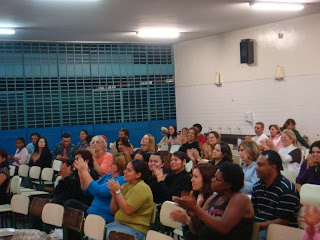 Espetáculo - "Alice e Gabriel": Apresentação - EMEF Jairo Ramos