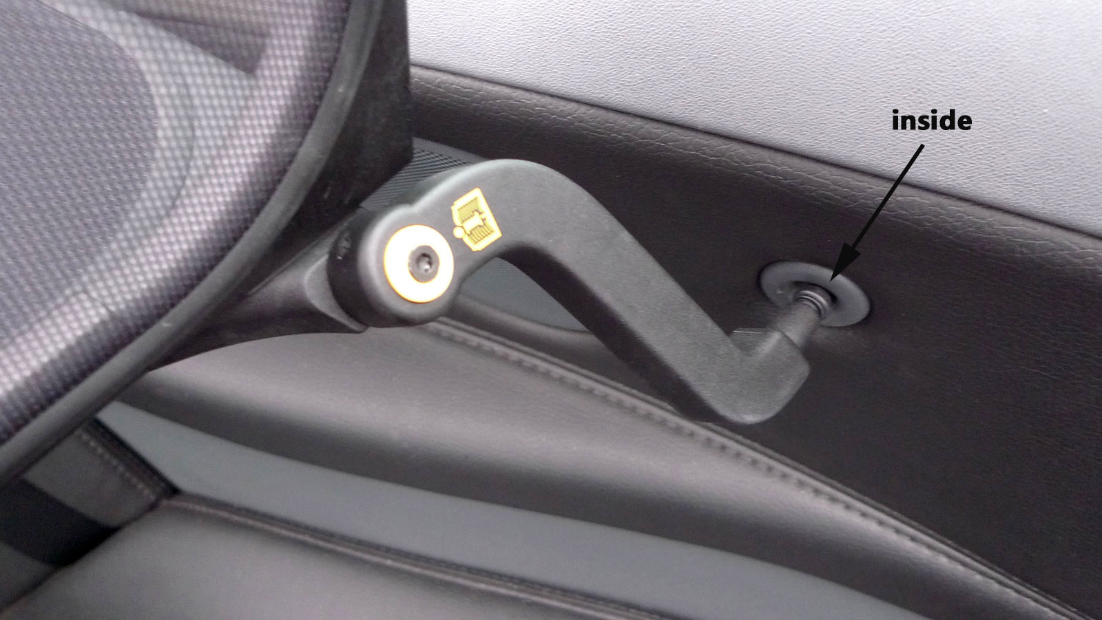 Wind deflector installation in Saab 9-3 cabrio ~ SAABISM