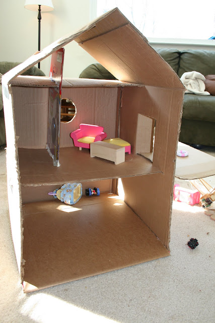 Sweet Daisy Designs: Cardboard Box Dollhouse