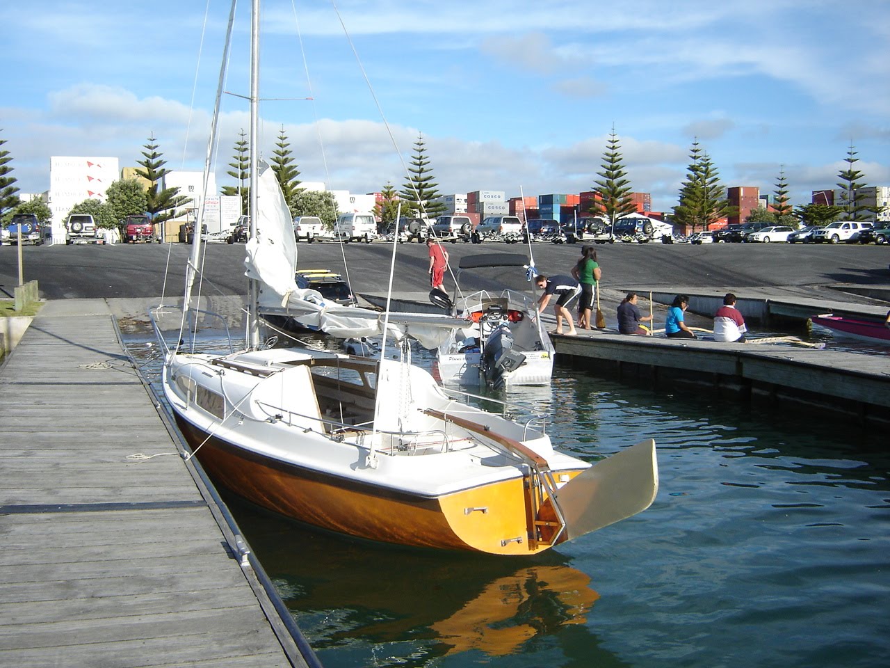 25. Launching a trailer yacht