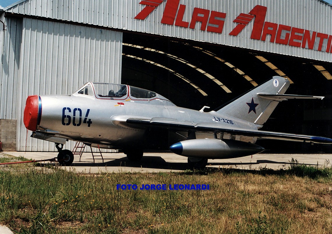 Mis fotos de Aviones: UN MIG-15 EN ARGENTINA (MIG-15 SB LIM2 UTI)