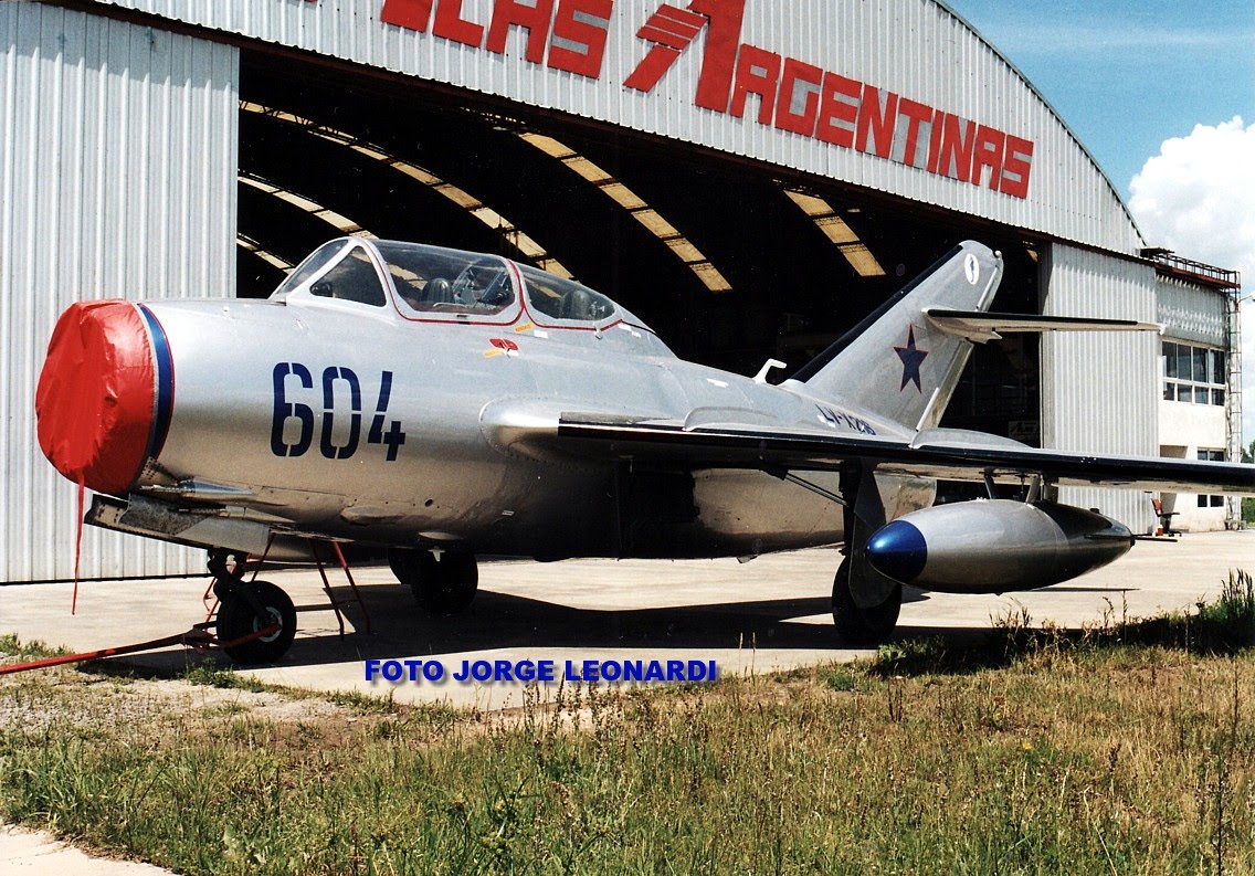 Mis fotos de Aviones: UN MIG-15 EN ARGENTINA (MIG-15 SB LIM2 UTI)
