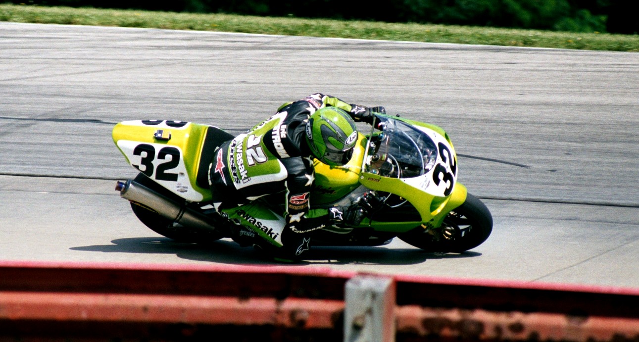 Stu's Shots R Us: Eric Bostrom's Coming Off the Farm to Race Some AMA ...