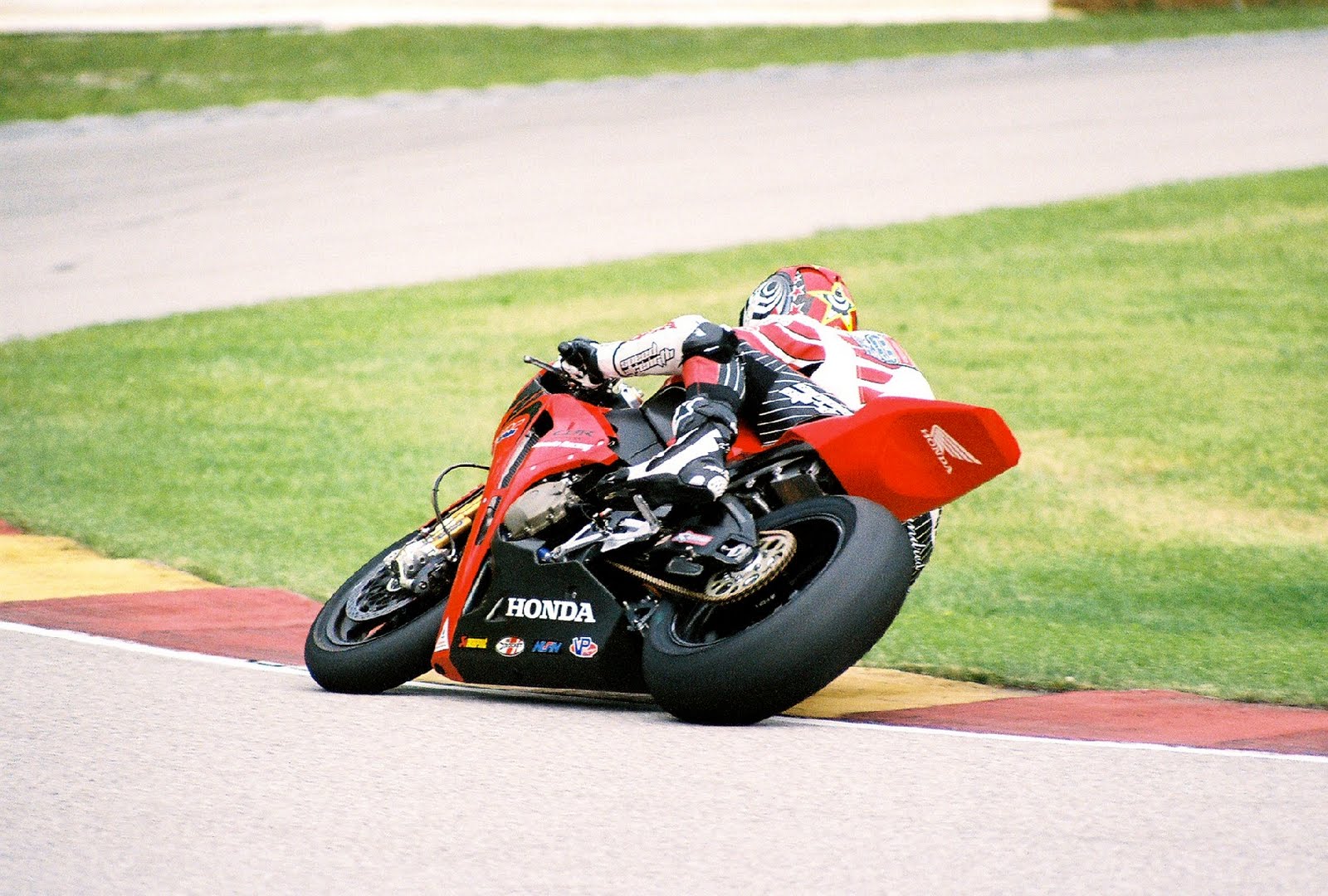 Stu's Shots R Us: It's Official--Neil Hodgson Headed Back Home Across ...