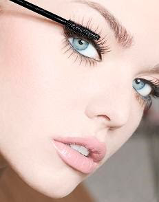 Beauty Woman: 7 Great Steps to Have the Perfect Makeup