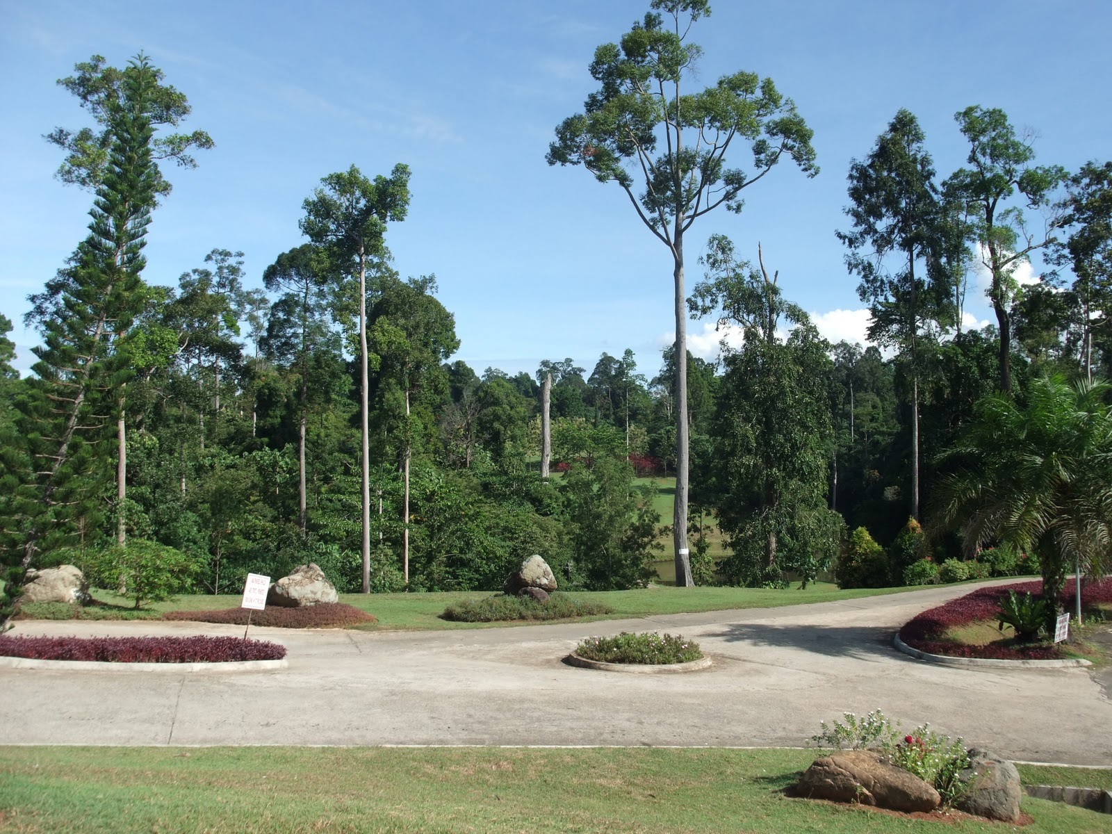 haPpY HaPpY: Tawau Golf Club Hot Spring - Most Beautiful Golf Course