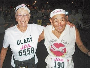 Atletismo: Gladys Burrill a sus 92 años record en 42 KM