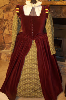 Time Traveling with Needles: Elizabethan Burgundy Gown: Sleeves ...