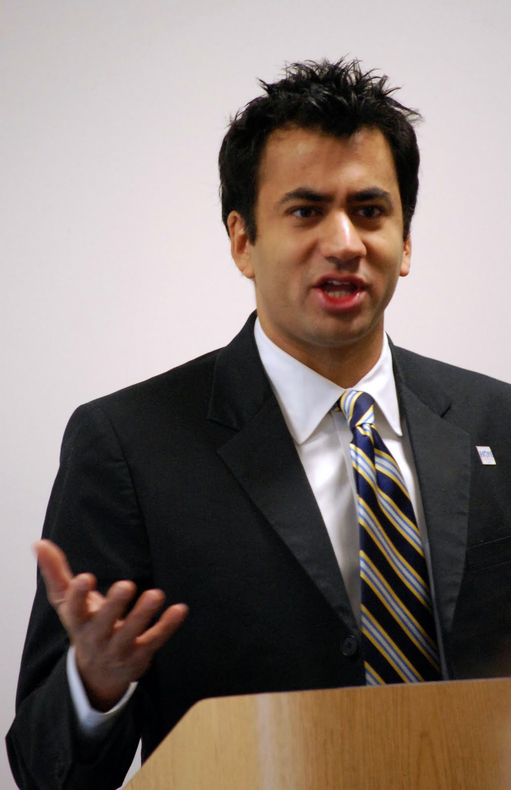 "Socially Inclined": From the Big Screen to the White House: Kal Penn