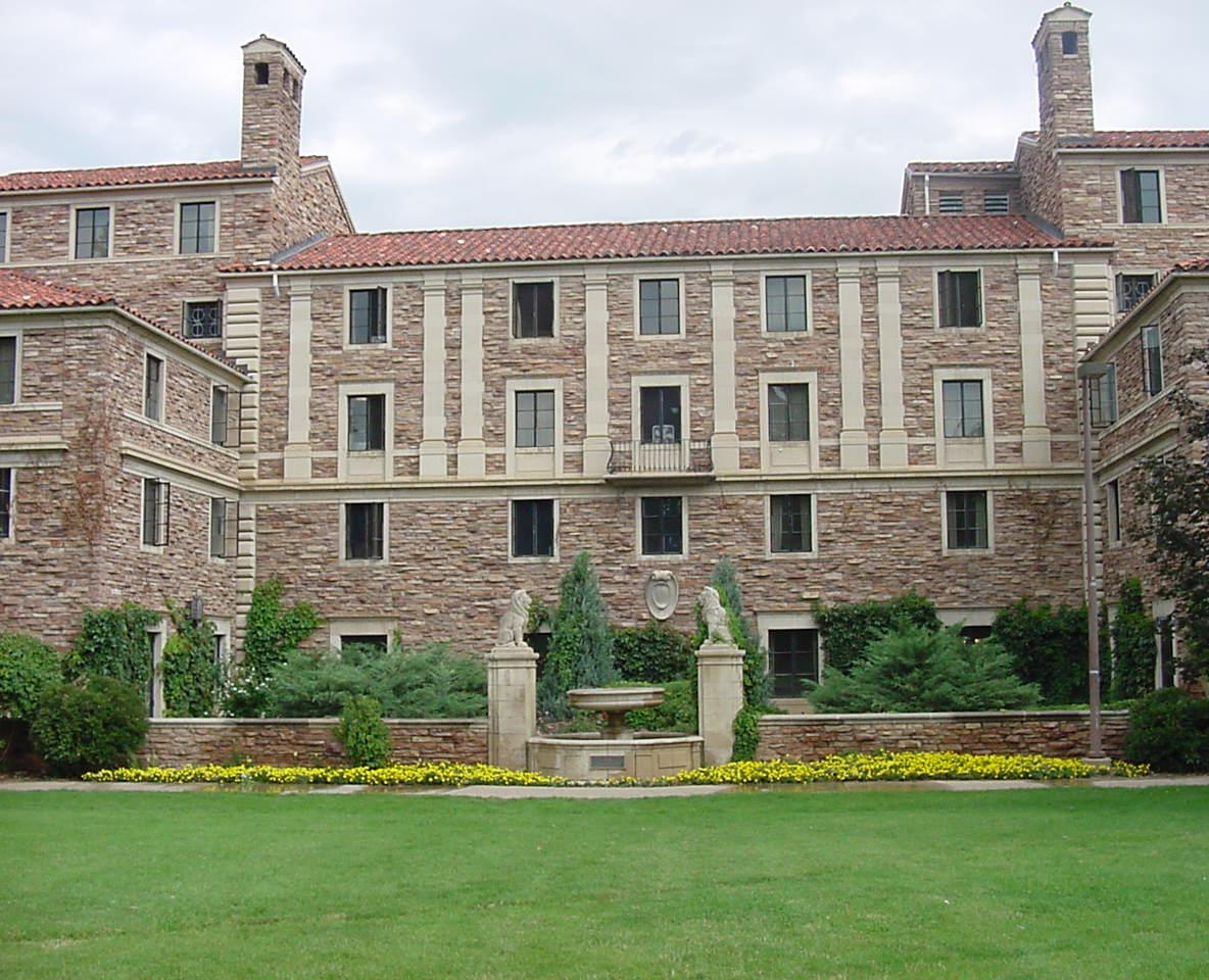 Dorm Survival Guide: Tess Amer: It's All About Convenience