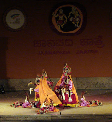 The Past, Present and the Future: Kolaata, Kolannalu, Kolkolannalu