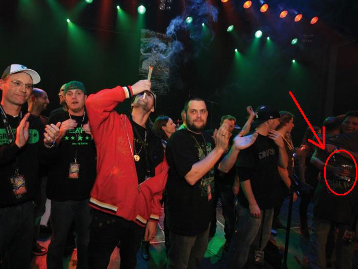 Eu não fumo cigarro porque é industrializado e sim maconha que é feita ...