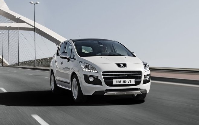 Peugeot 3008: Peugeot 3008 White.