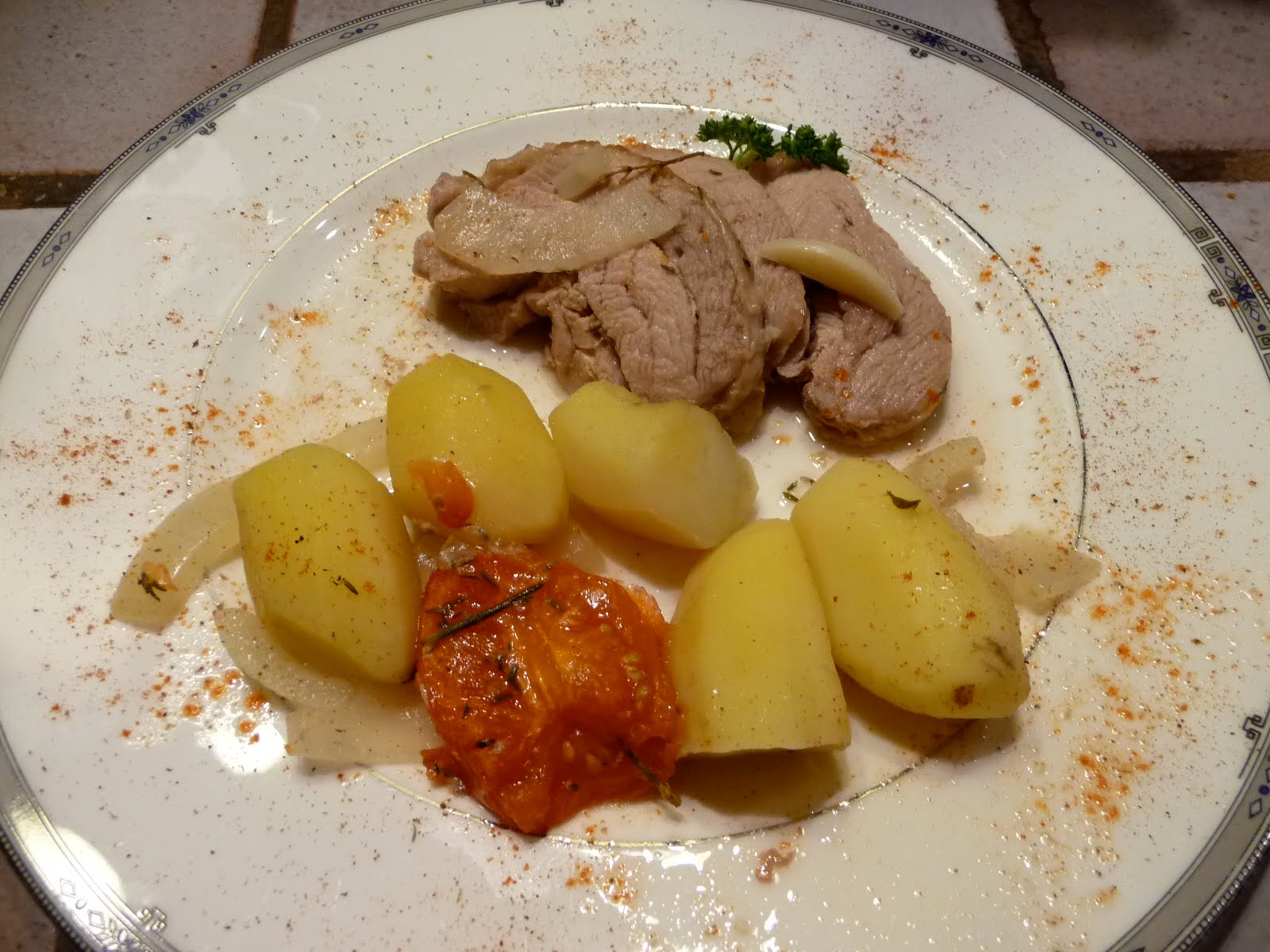 V ROTI DE FILET DE DINDE À L'AIL