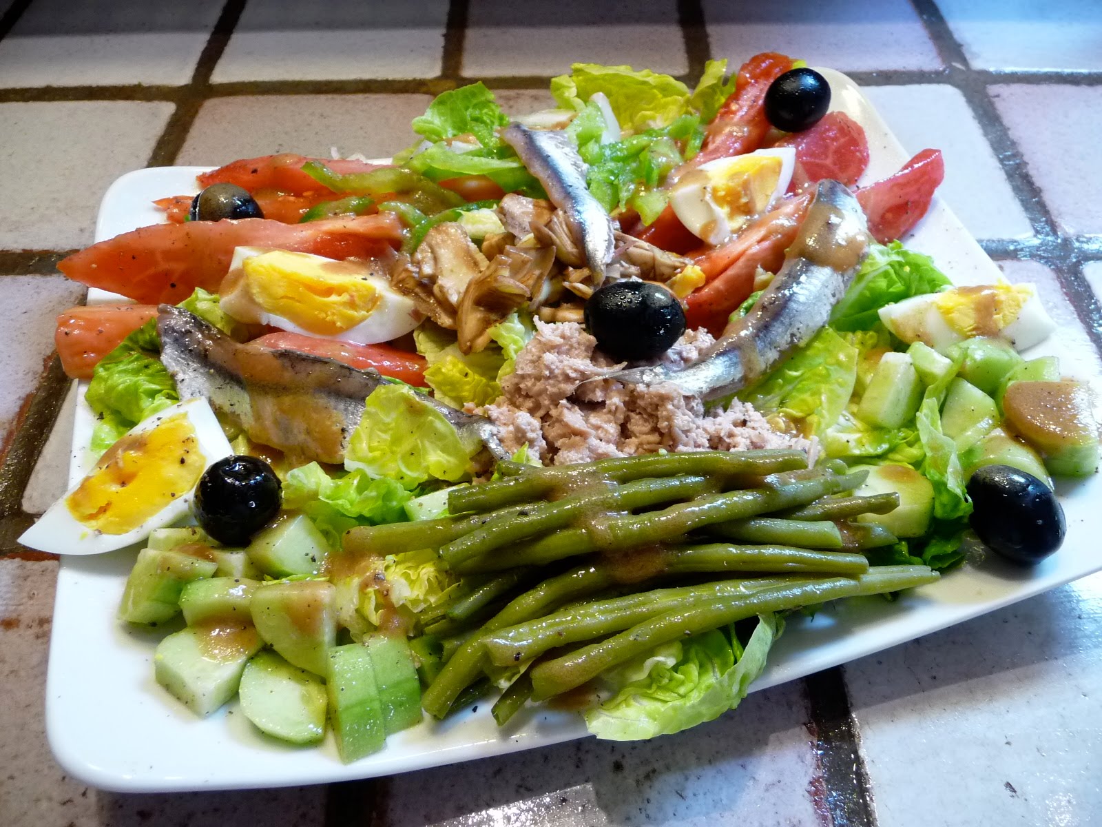 V LA VRAIE SALADE NICOISE