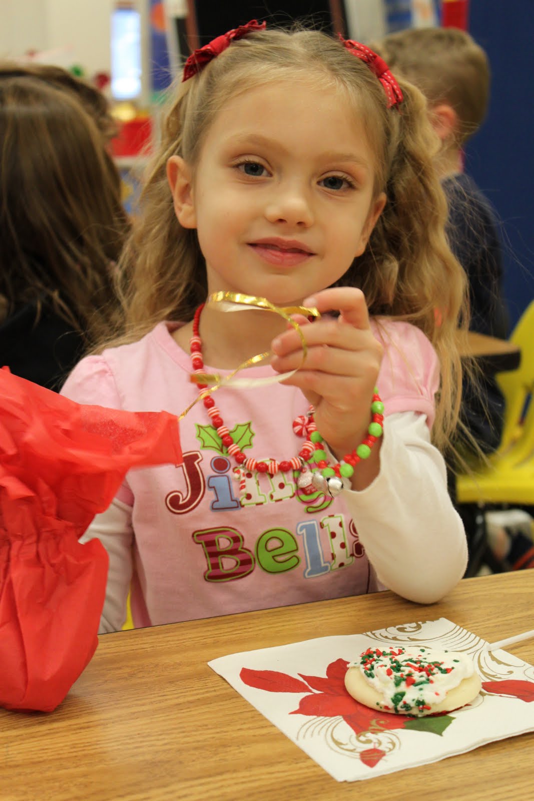 Mommy's Little Peanuts: kindergarten holiday craft day