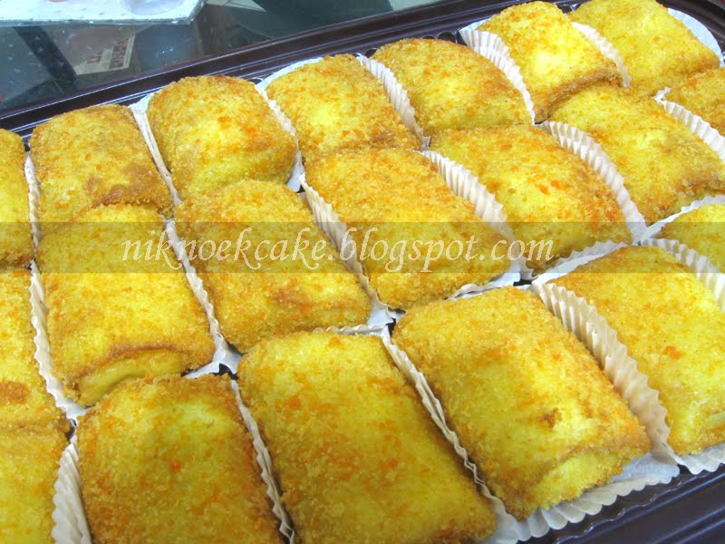 Niknoek Cake: Risol Daging Asap - GBI Season City