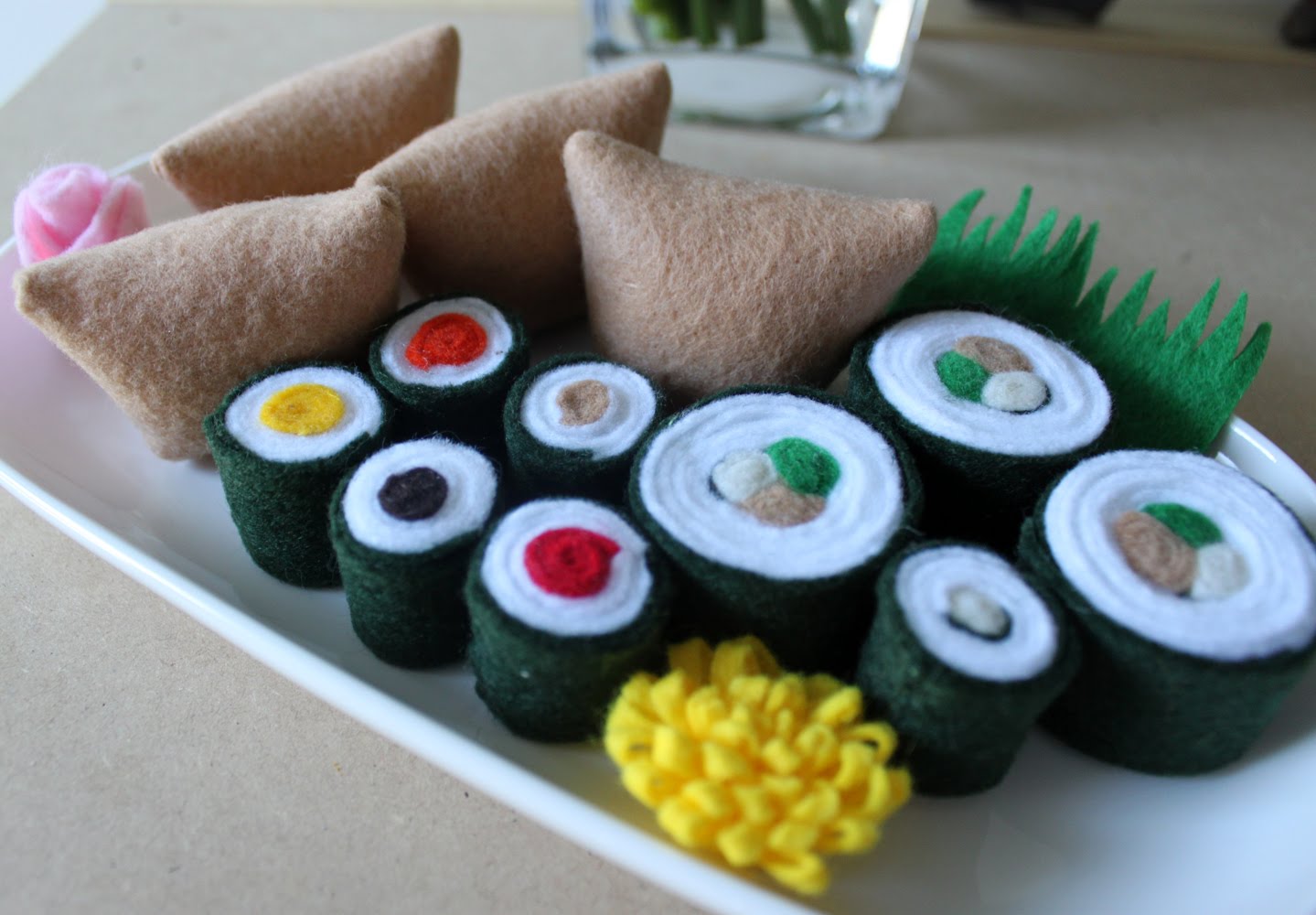 Bobishi and Suki La: More delicious ... felt food?