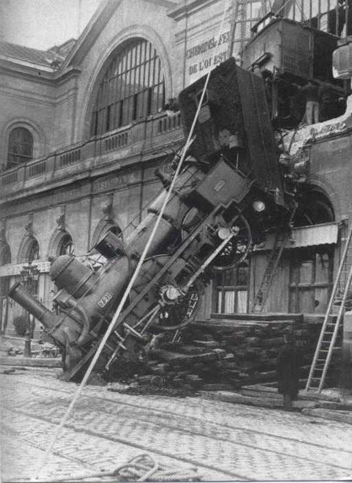 Discover the World on Trains: Montparnasse Train Accedent, Paris, France.