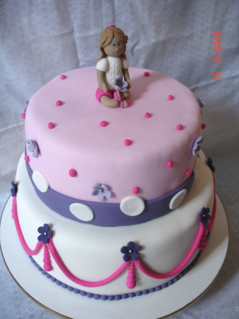 Estripulia: Bolo menina!