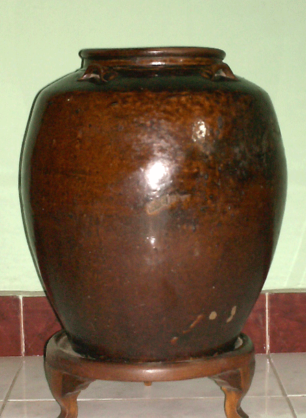 GUCI/GERABAH KUNO/ANTIK