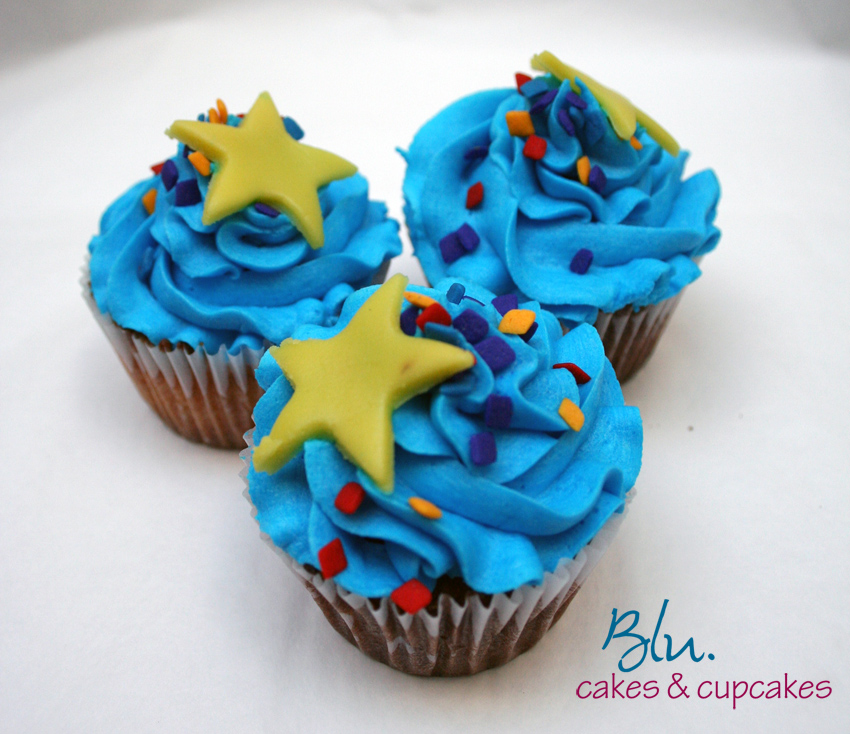 Blu Cakes & Cupcakes: CUPCAKE ESTRELLA