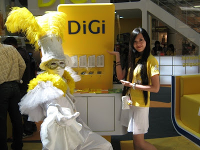 DiGi makes KLCC yellow