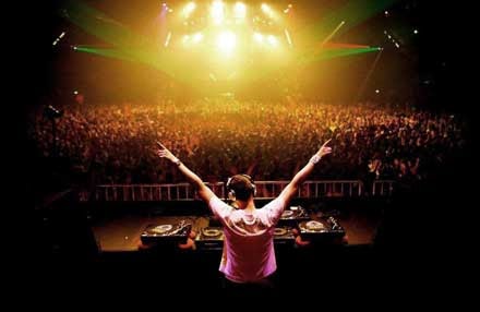 Motion Select: Tips on How to become a Superstar DJ