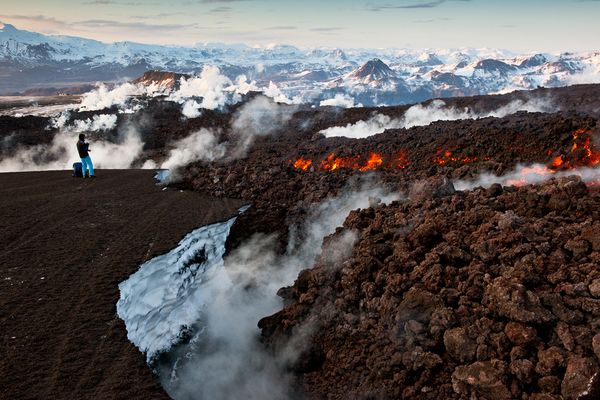 Enjoy The Most Amazing Pictues: Cool 2010 Iceland Volcano Pics