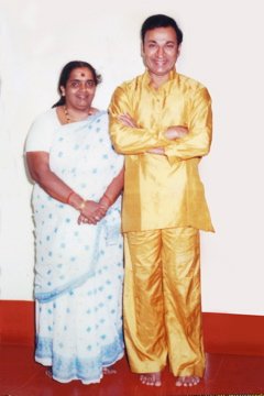 Dr.Raj: Natasarvabhouma Dr. Rajkumar