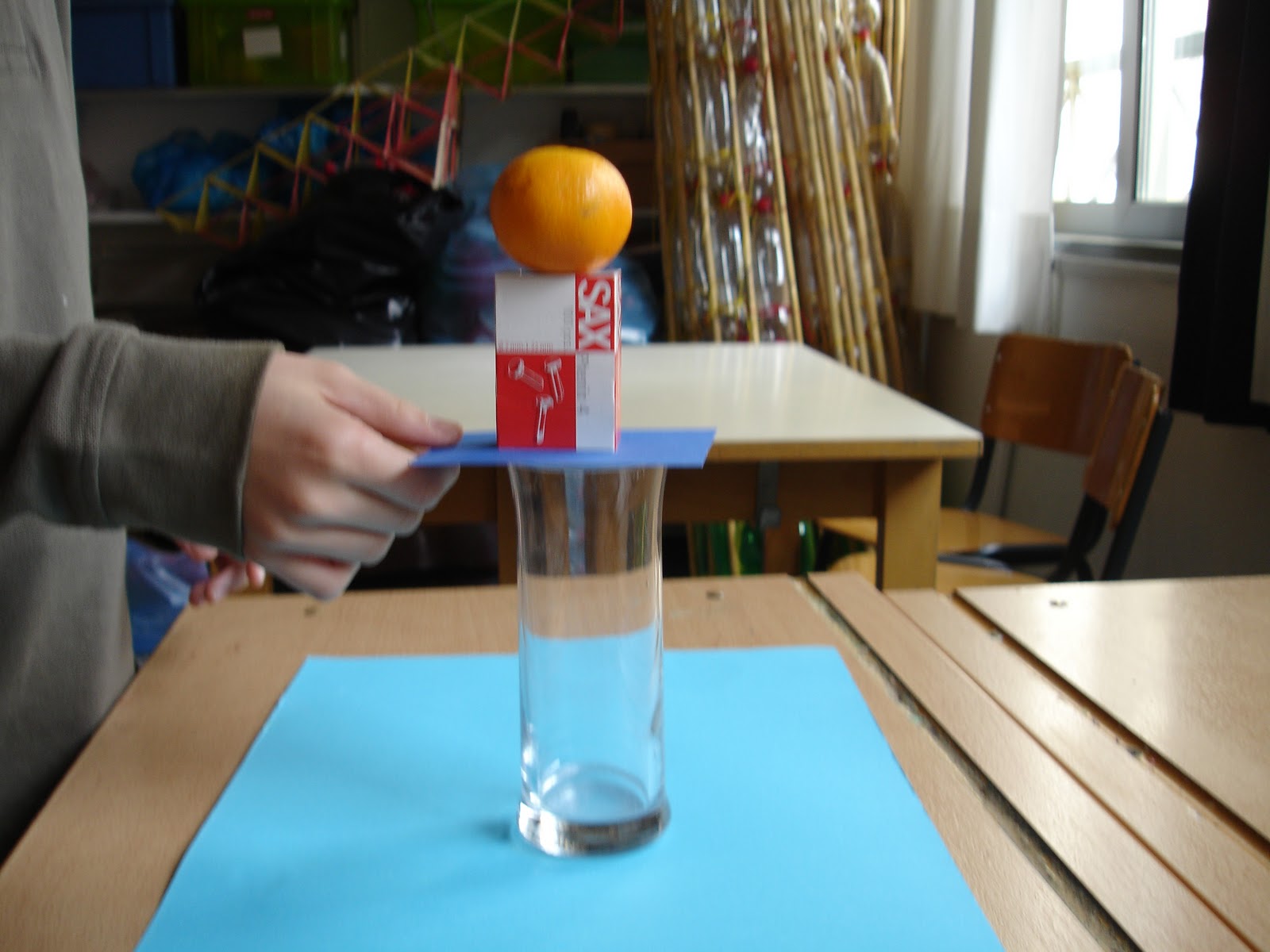 Πειράματα Φυσικής με Απλά Υλικά Science Experiments for Kids: Το τρικ ...