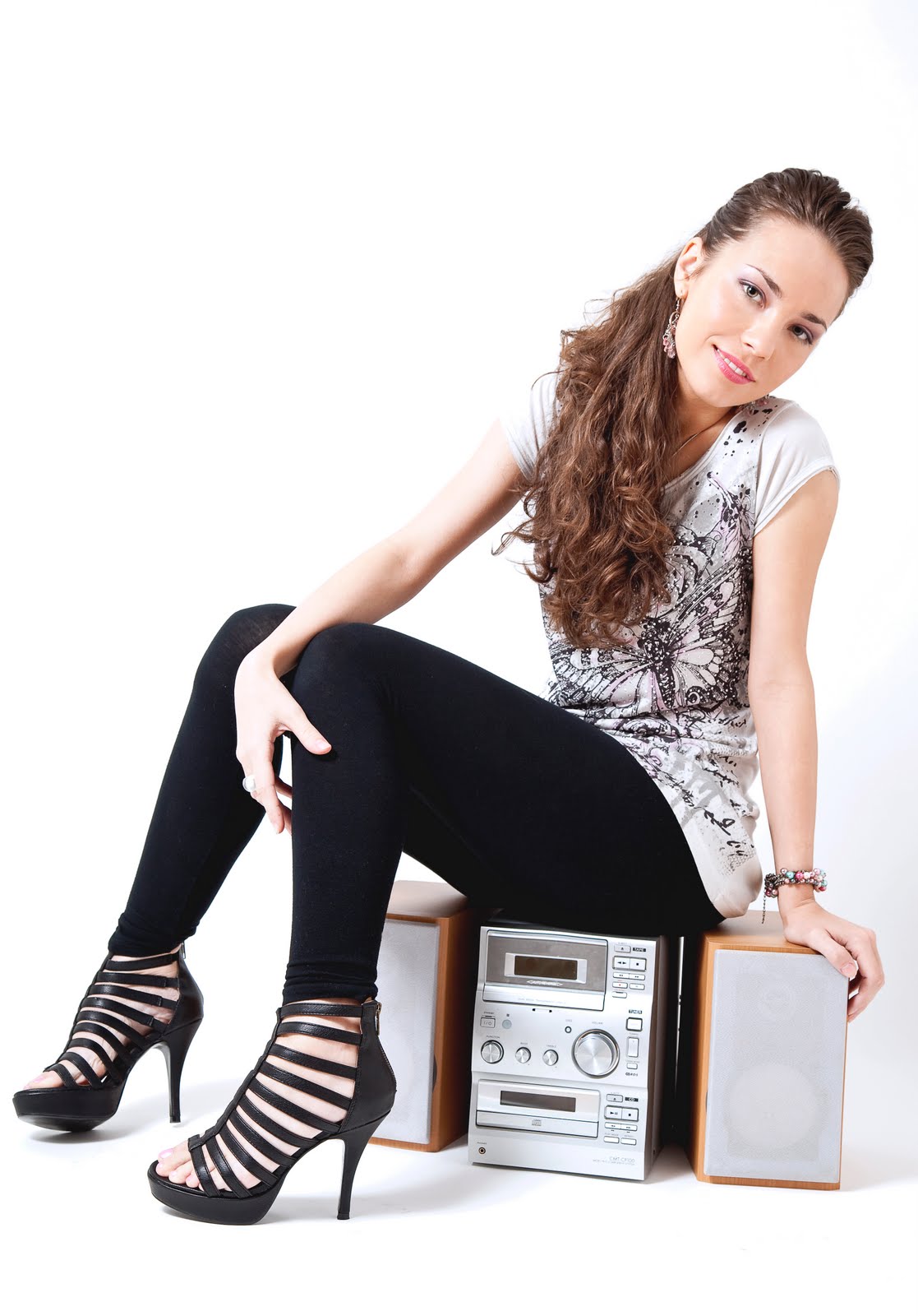 Kamelia: Made by Andreea Goia