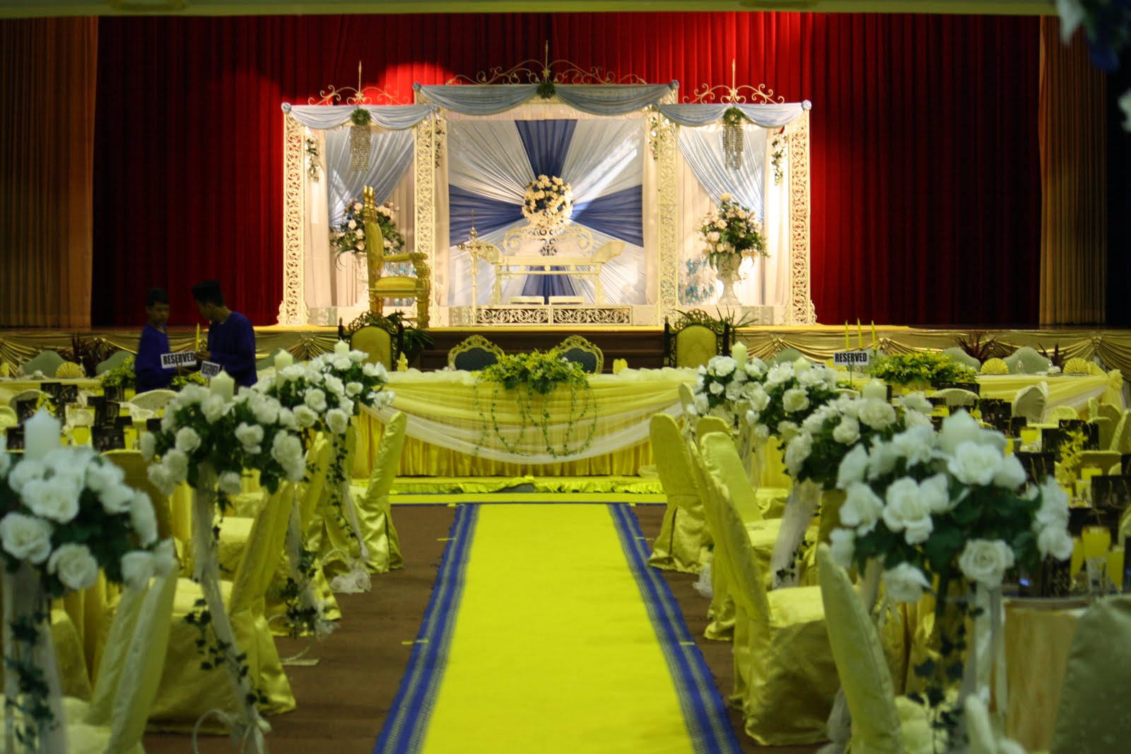 CLASSIC BRIDAL HOUSE: DEWAN MAWAR 25 DEC 2009