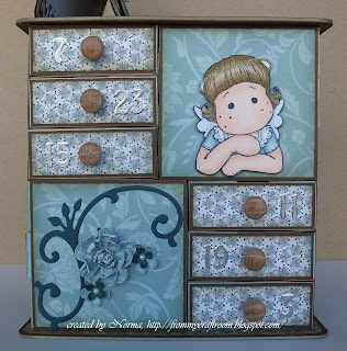 From My Craft Room: Sending Christmas Hugs - Advent Calendar Box