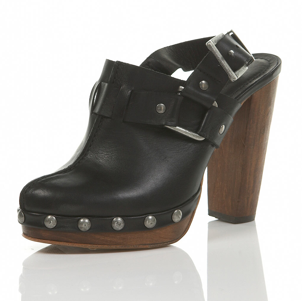 Plaid Patisserie: Clogs. Clogs. Clogs.